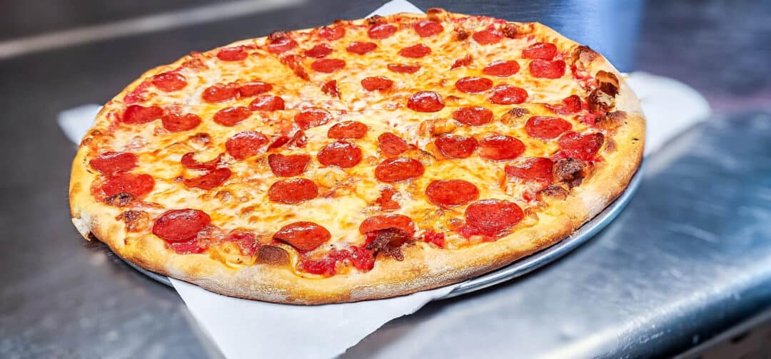 Authentic Italian Pizza and More at Pizza Mia Restaurant, Bar ...